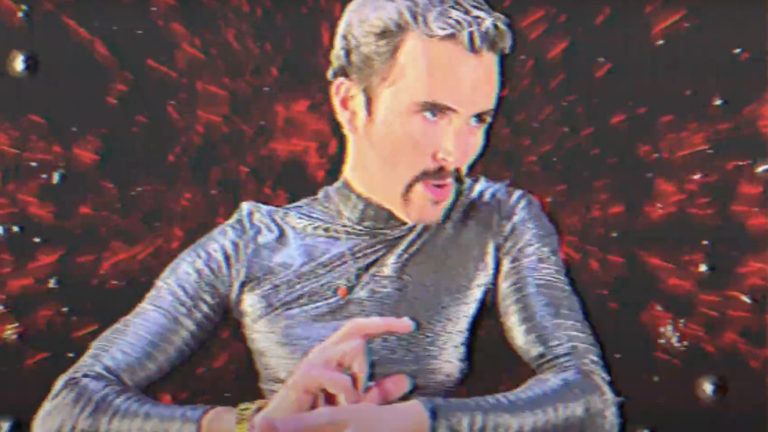 Tom Aspaul performing 'Black Country Discothèque' in full during free ...