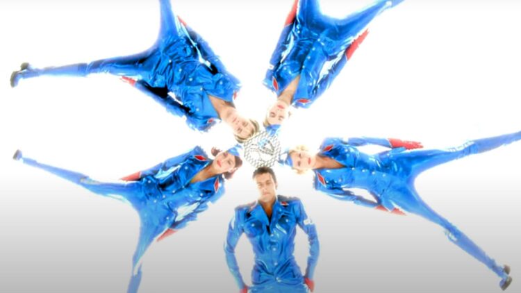 Steps share shiny 4K ‘Deeper Shade of Blue’ music video - RETROPOP