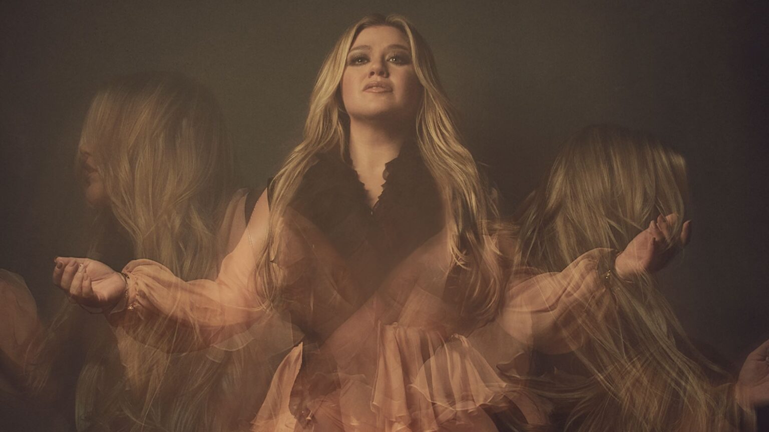 Kelly Clarkson premieres new track Red Flag Collector from upcoming ...