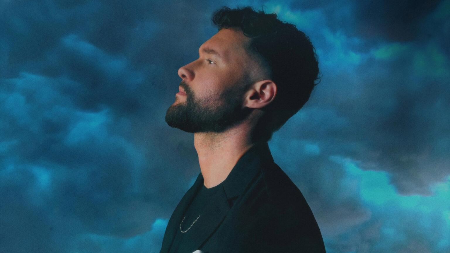 Calum Scott returns with anthemic new single Lighthouse - RETROPOP