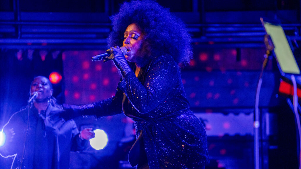 Live Review: Mica Paris at Chaka Khan's Meltdown Festival - RETROPOP